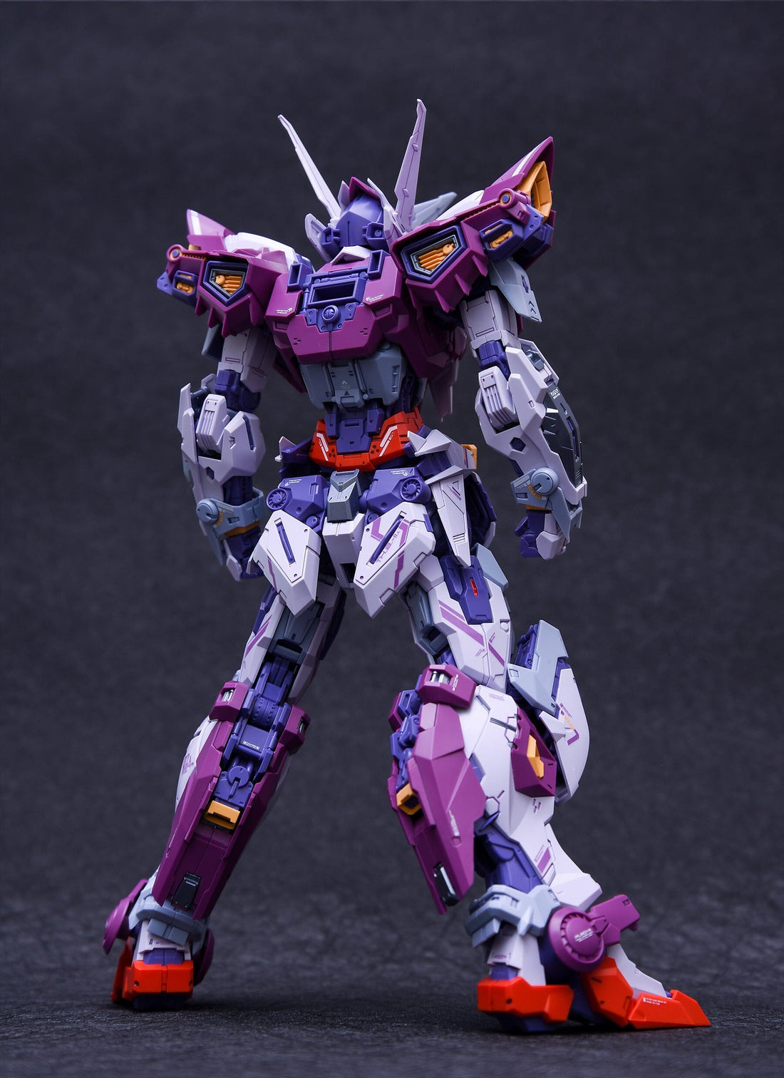 Infinity Nova THB-02A Thunderbolt 1/100 Scale Model Kit – USA Gundam Store