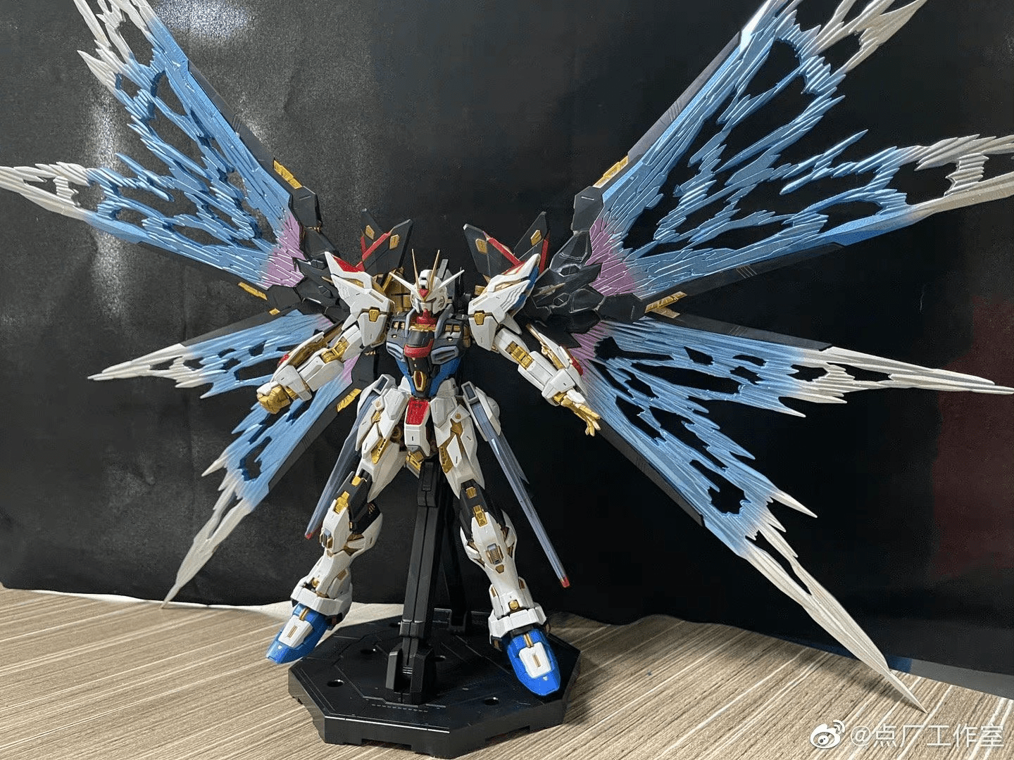 1/100 Wings of Light For MGEX Strike Freedom – USA Gundam Store