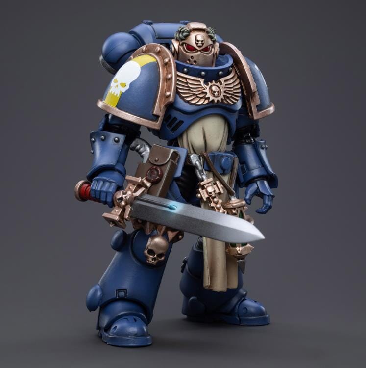 Warhammer 40K Ultramarines Primaris Company Champion 1/18 Scale Figure ...