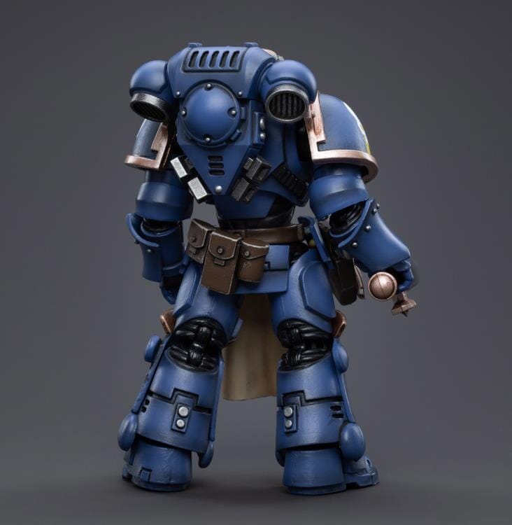 Warhammer 40K Ultramarines Primaris Company Champion 1/18 Scale Figure ...